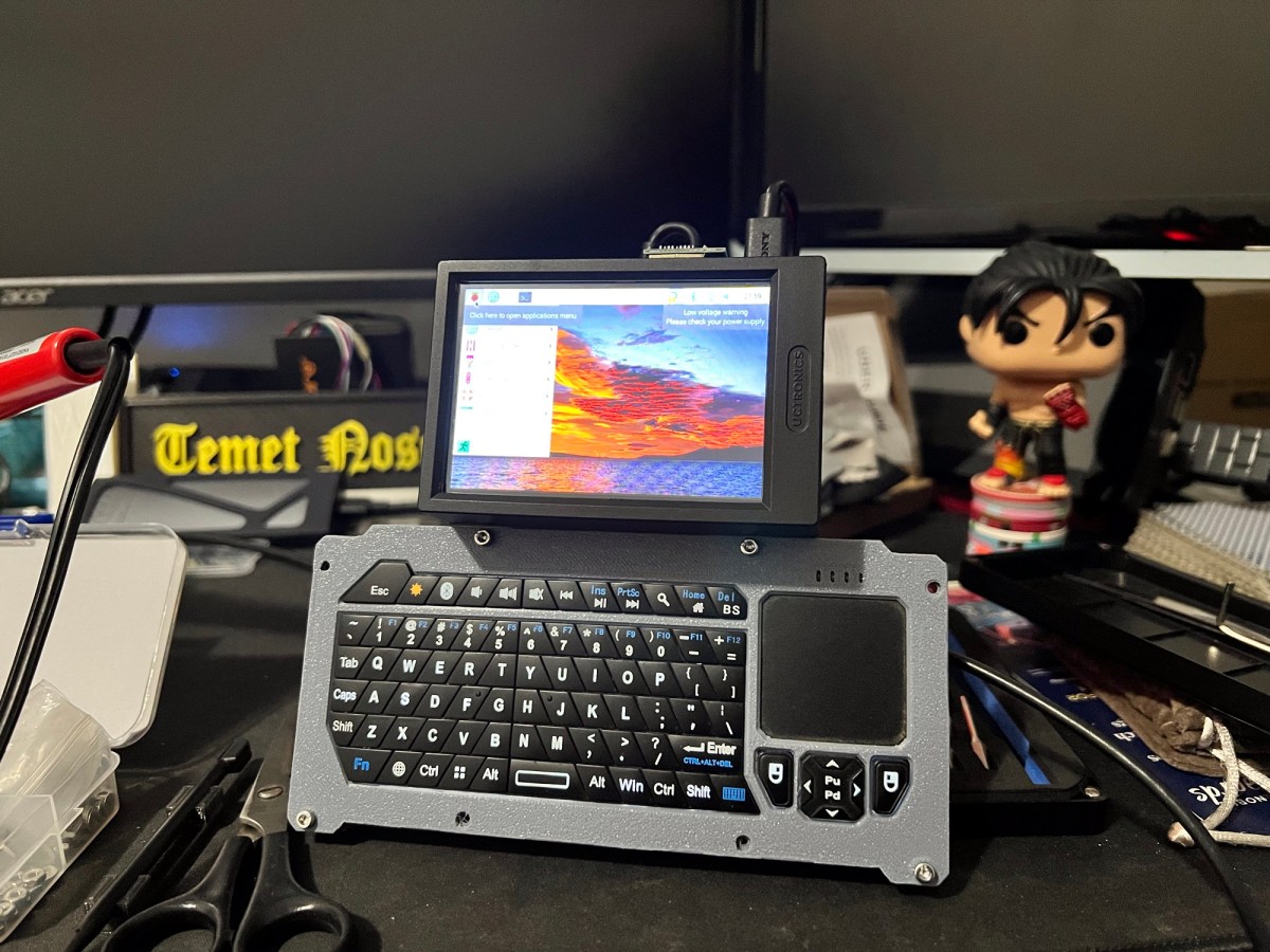 YARH (Yet Another Raspberry pi Handheld) Remix – Technical Insanities of a Mad Computer Scientist